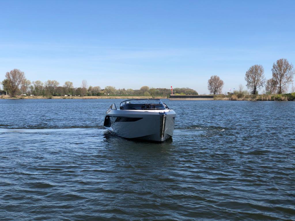 PRINCESS R35 - Lengers Yachts: Luxury Yacht dealer Europe