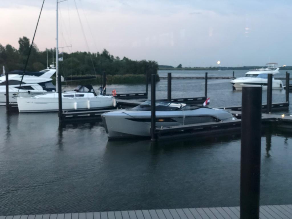 PRINCESS R35 - Lengers Yachts: Luxury Yacht dealer Europe